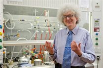 Royal Society honour for chemistry professor - The University of Nottingham